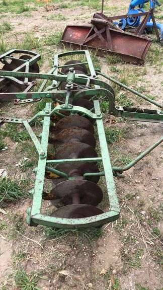 John Deere 8 Foot Disc - Sherwood Auctions