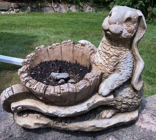 Bunny rabbit planter - Sherwood Auctions