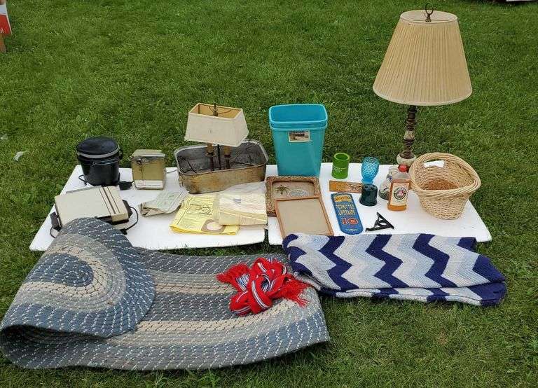 Presto Fry Daddy, Waffle Griddle & Household Items - Sherwood Auctions