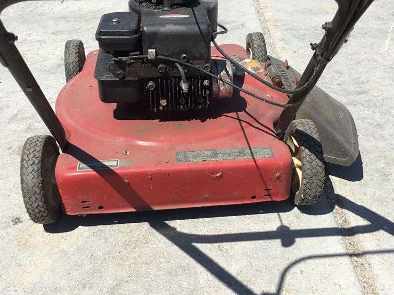 Murray 20” Push Mower Briggs & Stratton 3.5 HP - Sherwood Auctions