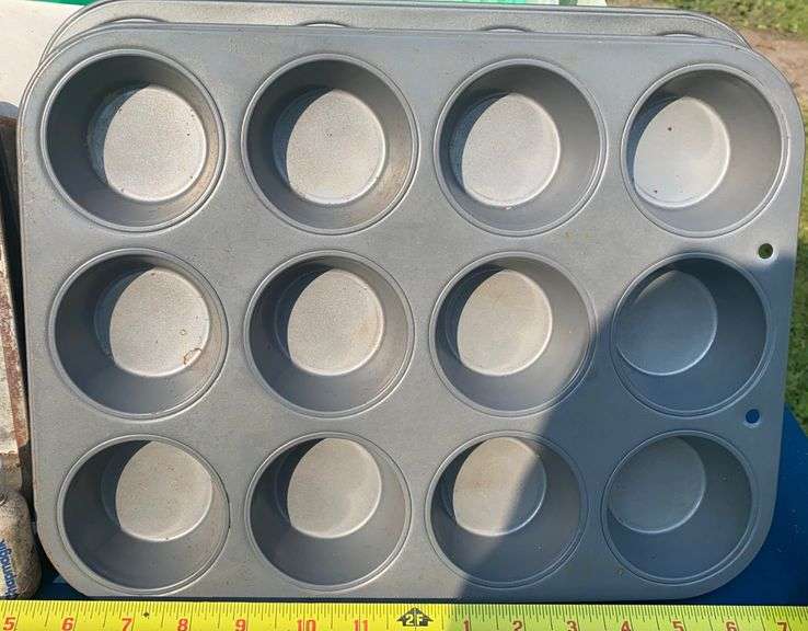 2 Muffin Tins, 2 Bread Pans, Tupperware Containers… Etc. - Sherwood ...