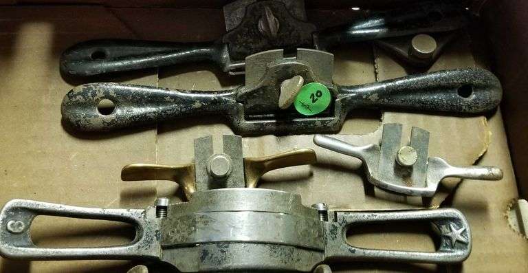 Stanley draw shaves and other draws. - Sherwood Auctions