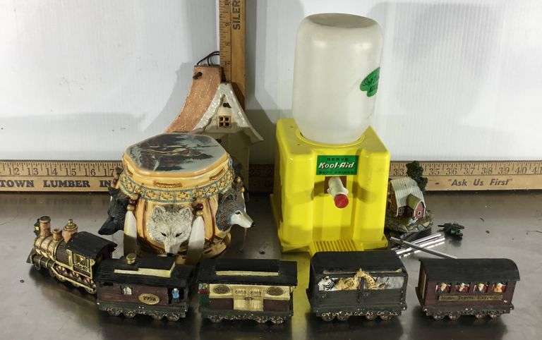 Train, Kool Aid Server, Wolf Container, Chime & Wall Decor - Sherwood ...