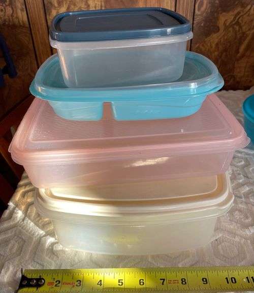 Misc. Plastic Containers w/ Lids - Sherwood Auctions