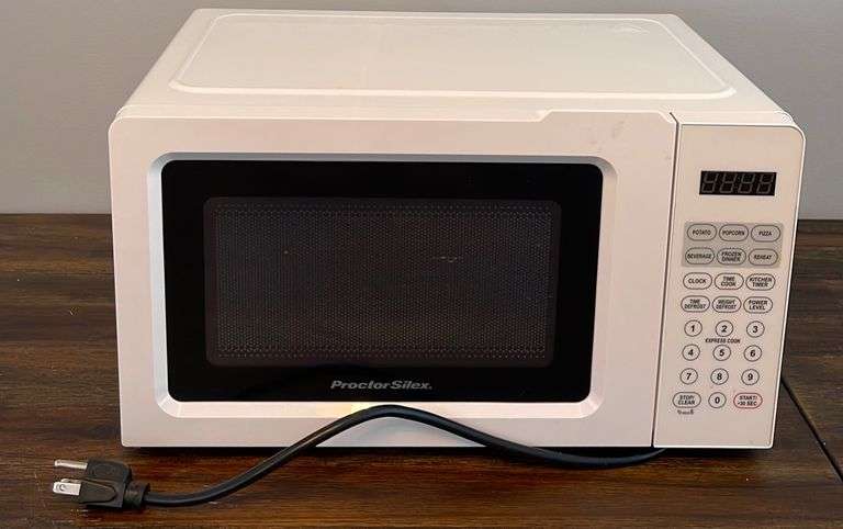 Proctor Silex 1000 Watt Microwave Oven, works! - Sherwood Auctions