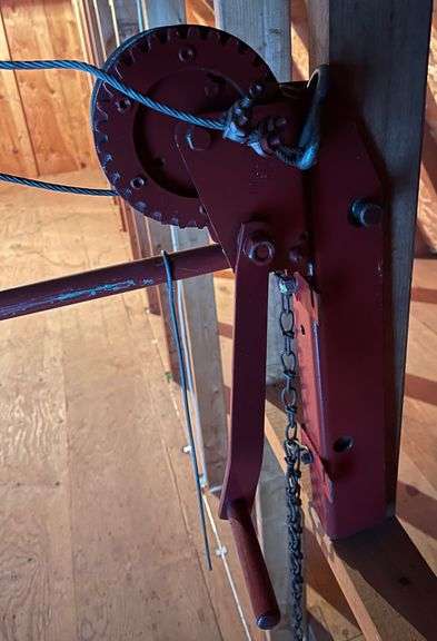 Heavy Duty Winch, Cables & Cable Roller - Sherwood Auctions