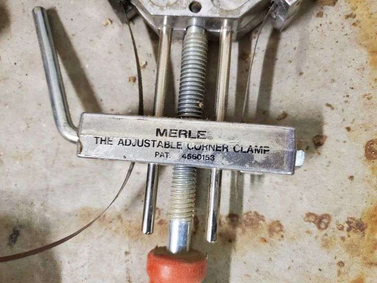 2 Merle adjustable corner clamps - Sherwood Auctions