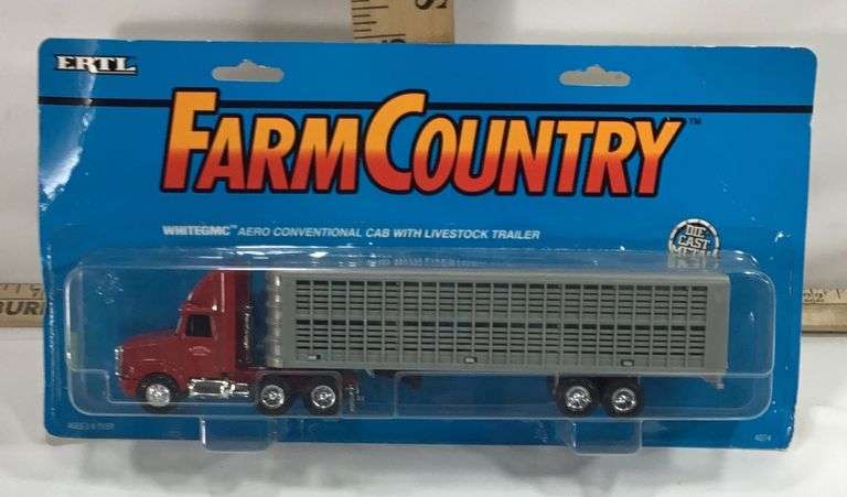 ERTL Farm Country Plainfield Trucking Cab w/ Livestock Trailer ...