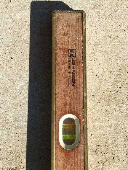 Johnson Vintage 4 Foot Level - Sherwood Auctions