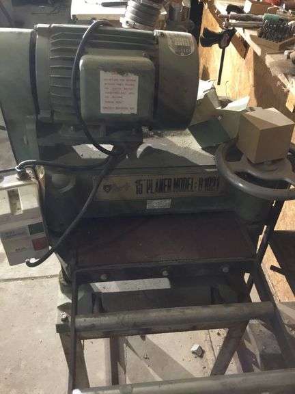 Grizzly 15" Planer Model G1021 With Stand Has Power - Sherwood Auctions