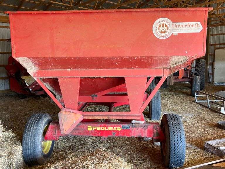 Unverwerth 275 Gravity Box on Pequea 1086 Steel Running Gear - Sherwood ...