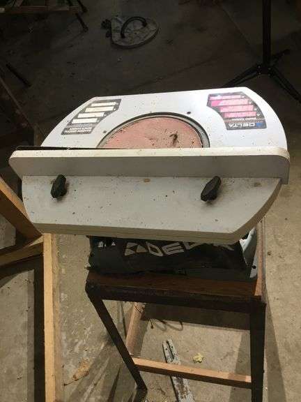 Delta 9" Random Orbital Bench Sander has Power - Sherwood Auctions