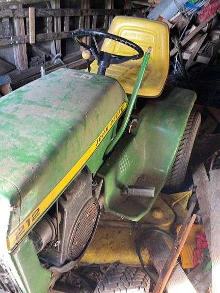 John Deere 212 Lawn Tractor For Parts - Sherwood Auctions
