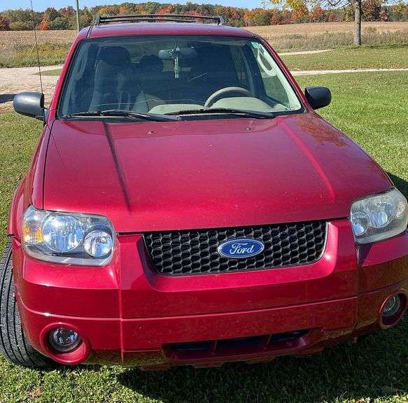 2005 Ford Escape Limited SUV - Sherwood Auctions
