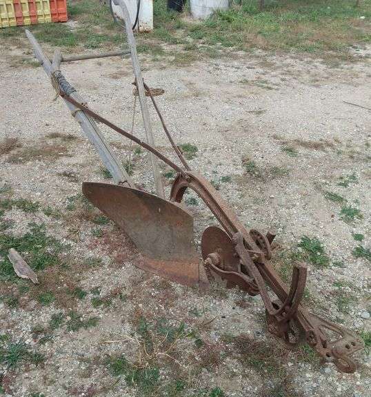 Oliver 99 Horse Drawn Single Bottom Plow - Sherwood Auctions