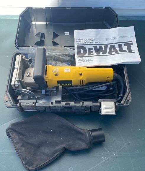 DeWalt DW682 Biscuit Joiner, Nearly New - Sherwood Auctions