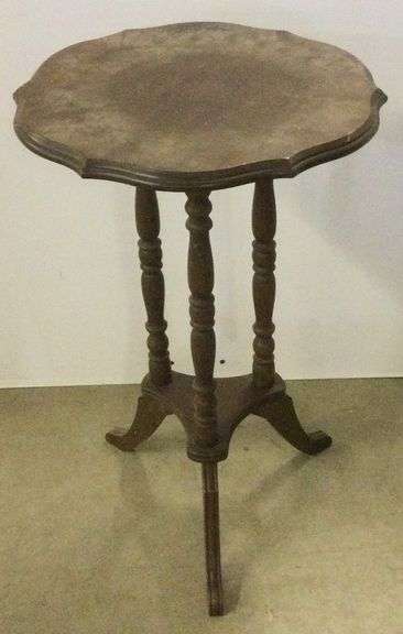 3 Legged End Table - Sherwood Auctions