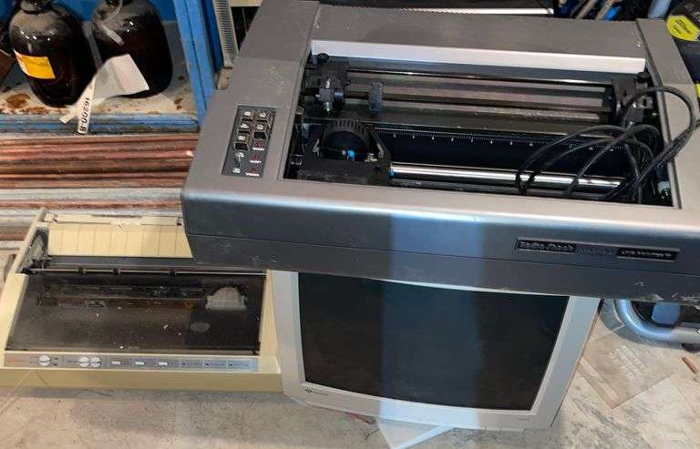 Radio Shack TRS-80 Line Printer V, Gateway Monitor & NEC Spinwriter ...