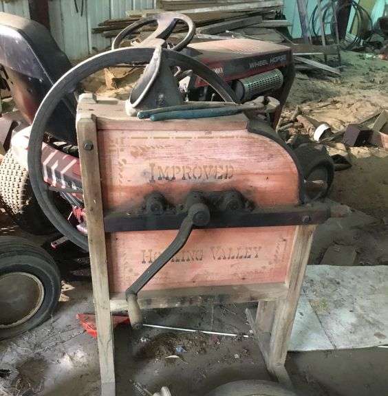 Improved Hocking Valley Corn Sheller - Sherwood Auctions