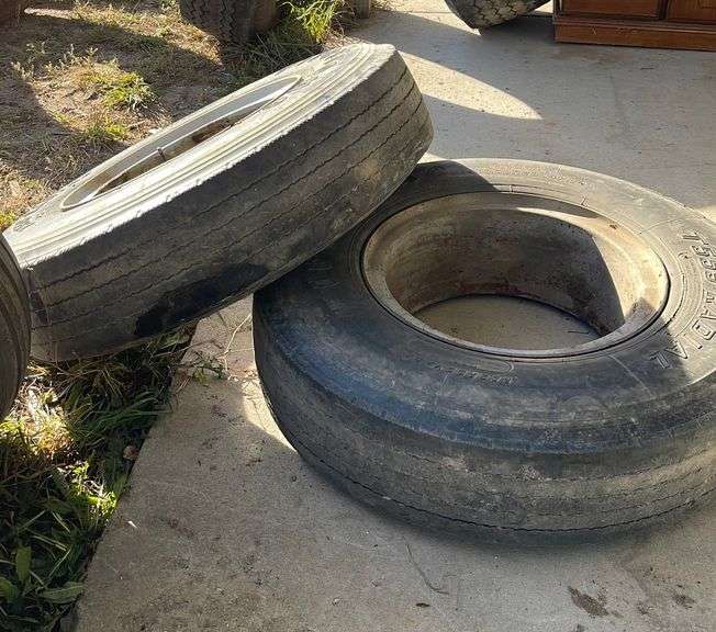 Firestone T559 Radial (2) - Sherwood Auctions