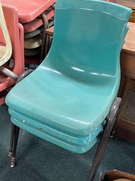 Seventeen Hard Plastic School Chairs + 4’x2’ Folding Tables - Sherwood ...