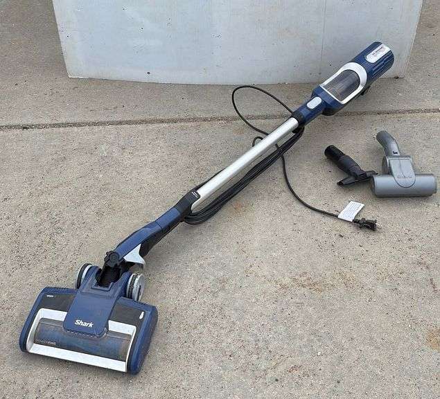 Shark Floor Cleaner - Sherwood Auctions