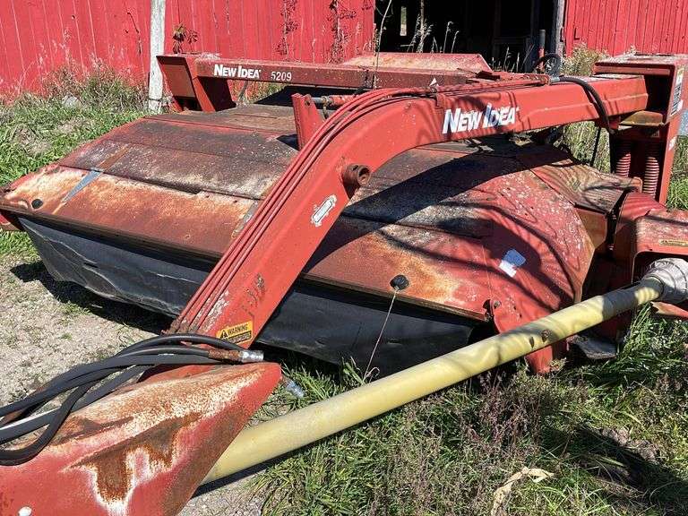 New Idea 5209 Haybine - Sherwood Auctions