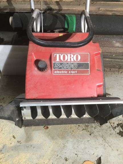 Toro S-200 Snow Blower Condition Unknown - Sherwood Auctions