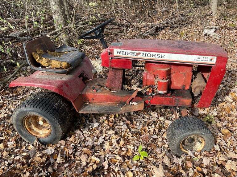 Wheel Horse B-111 Four Speed Lawn Tractor - Sherwood Auctions