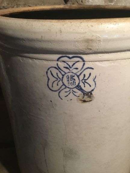 Four Leaf Clover #15 Stoneware Crock - Sherwood Auctions