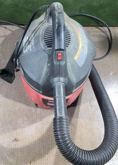 Craftsman Clean and Carry 2 gallon Shop Vac Has Power - Sherwood Auctions