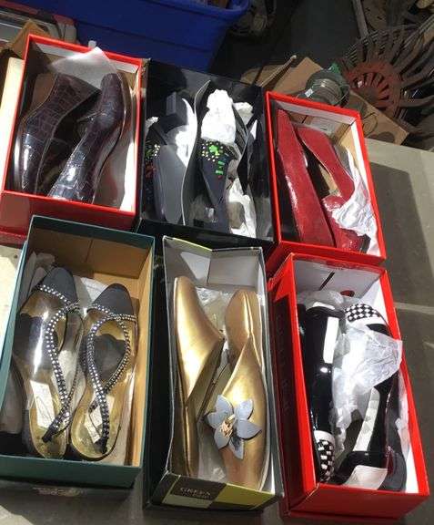 Assorted Size 8 Women Shoes - Sherwood Auctions