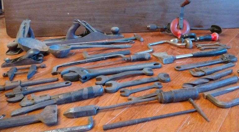 Primitive Woodworking & Blacksmithing Tools - Sherwood Auctions
