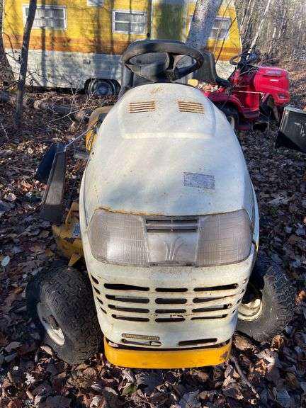 Cub Cadet 2176 Lawnmower Series 2000 - Sherwood Auctions
