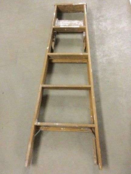 5 Foot Wooden Step Ladder - Sherwood Auctions