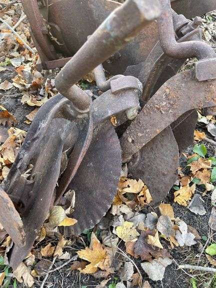 Massey Ferguson 3 Point Plow + 4 Discs - Sherwood Auctions