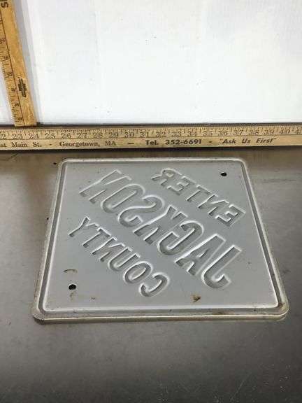 Enter Jackson County Road Sign - Sherwood Auctions