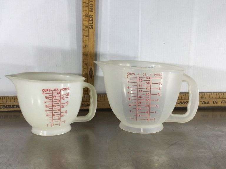 Tupperware Measuring Cups - Sherwood Auctions