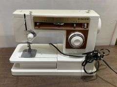 Singer 6105 Sewing Machine - Sherwood Auctions