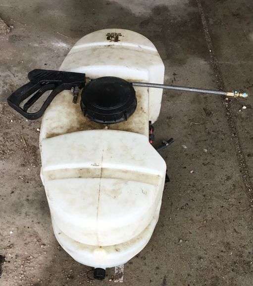 10 Gal Plastic Tank with Nozzle - Sherwood Auctions
