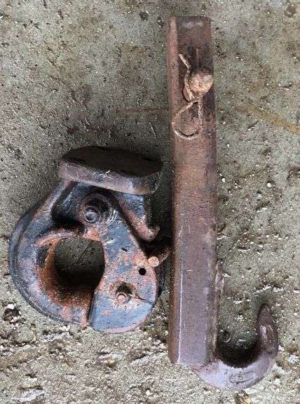 Hitch Hooks & Hitch Trip Latch - Sherwood Auctions