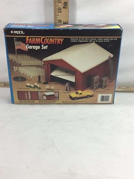 ERTL Farm Country Garage Set - Sherwood Auctions