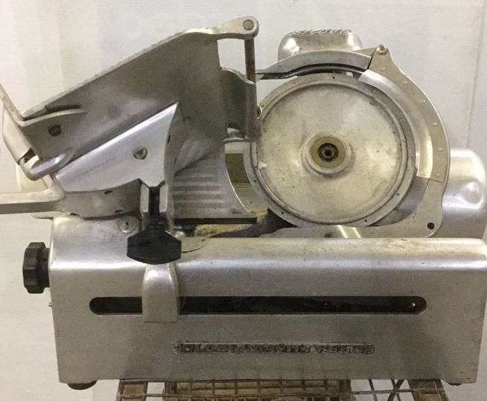 Globe Gravity Feed Slicing Machine (Powers on and Slices) - Sherwood ...