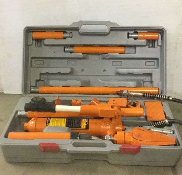 Central Hydraulics 4 Ton Portable Puller - Sherwood Auctions