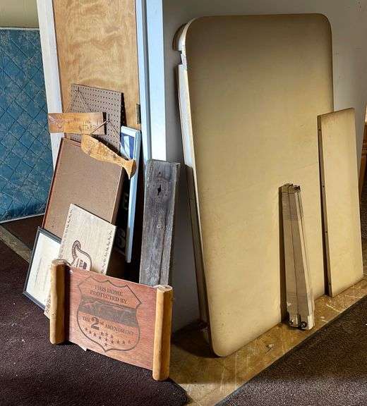Kitchen Table, Signs & Bulletin Board - Sherwood Auctions