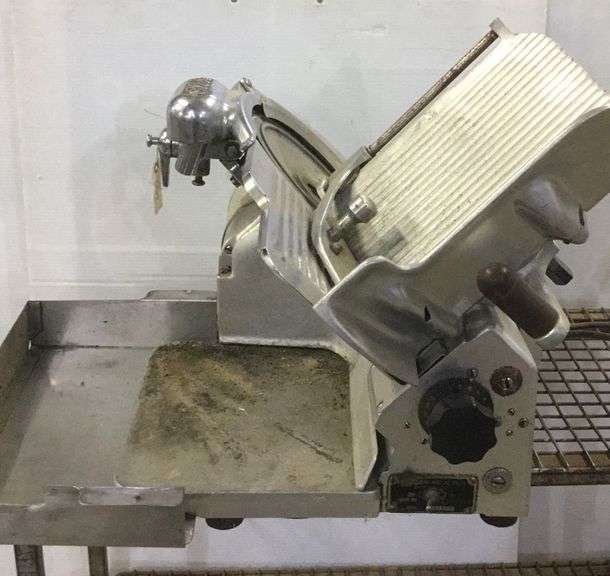 Globe Gravity Feed Slicing Machine (Powers on and Slices) - Sherwood ...