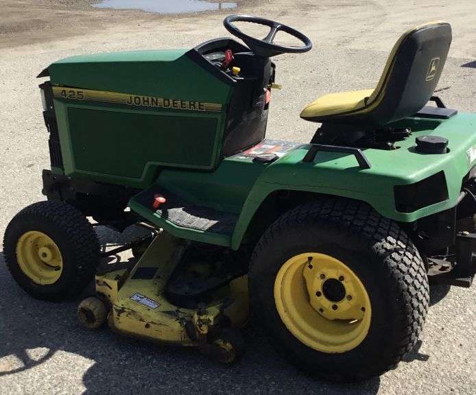 John Deere 425 Lawn Tractor with 48" Deck - Sherwood Auctions