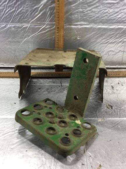 John Deere Steps - Sherwood Auctions