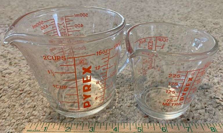 Glass Pyrex Measuring Cups - Sherwood Auctions