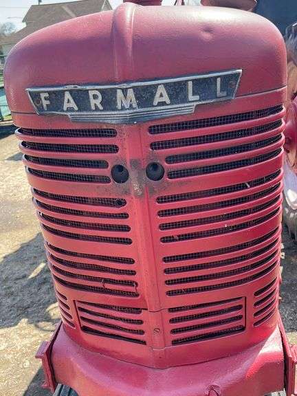 Farmall H, 12 Volt Conversion w/ Loader - Sherwood Auctions